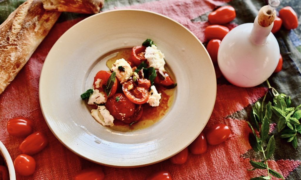 Süße Safran-Tomaten mit Labneh - Bauernladen